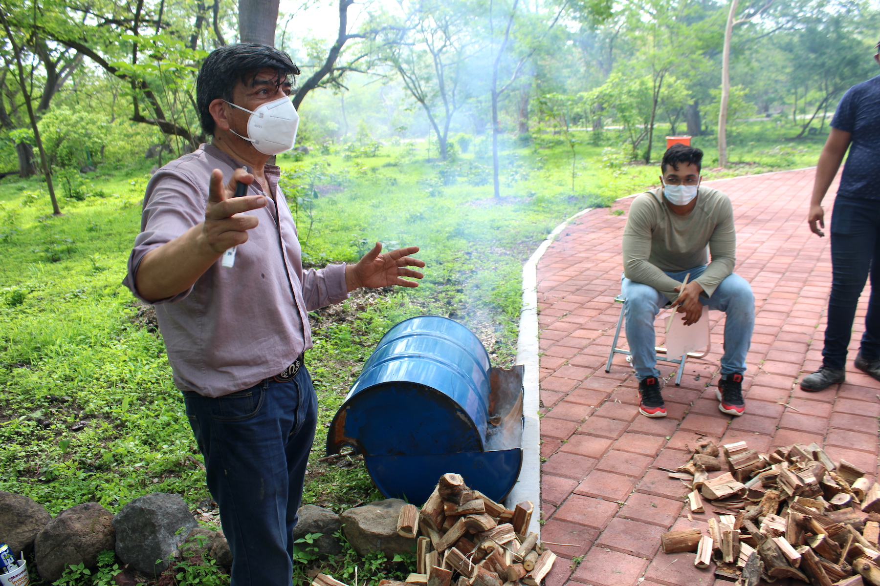 Enseñan cómo elaborar biocarbón | Análisis Colima